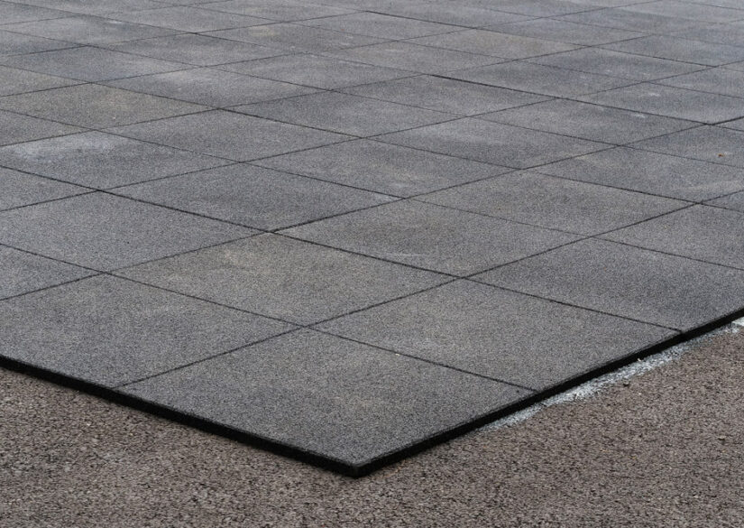 Skab et hyggeligt og praktisk terrasseområde med gummifliser